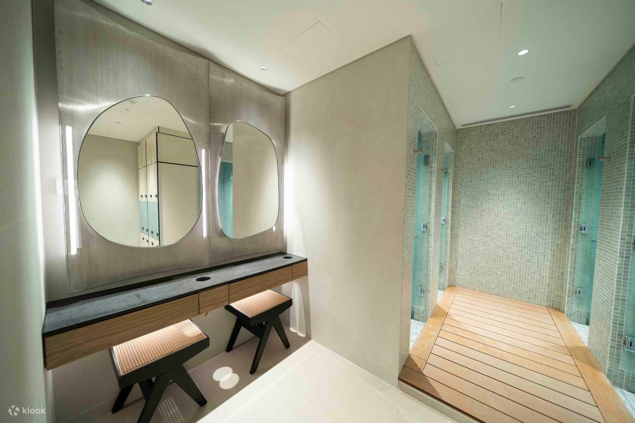 Groundswell - Large indoor surfing resort | Indoor surfing | A great place for parents and ...